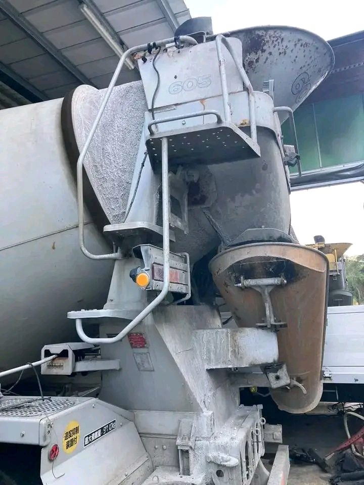 Mitsubishi Fuso Super Great 10-WHEELER TRANSIT MIXER | 5Star rentals