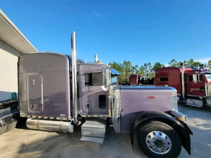 LEASED – 2005 Peterbilt 379 – CAT Gold Kit Rebuild | 5Star rentals